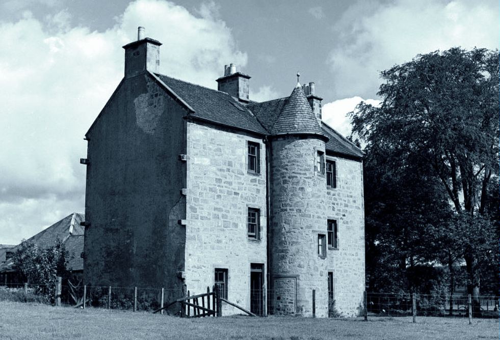 005 Kirkhill House, Broxburn – Hole Ousia