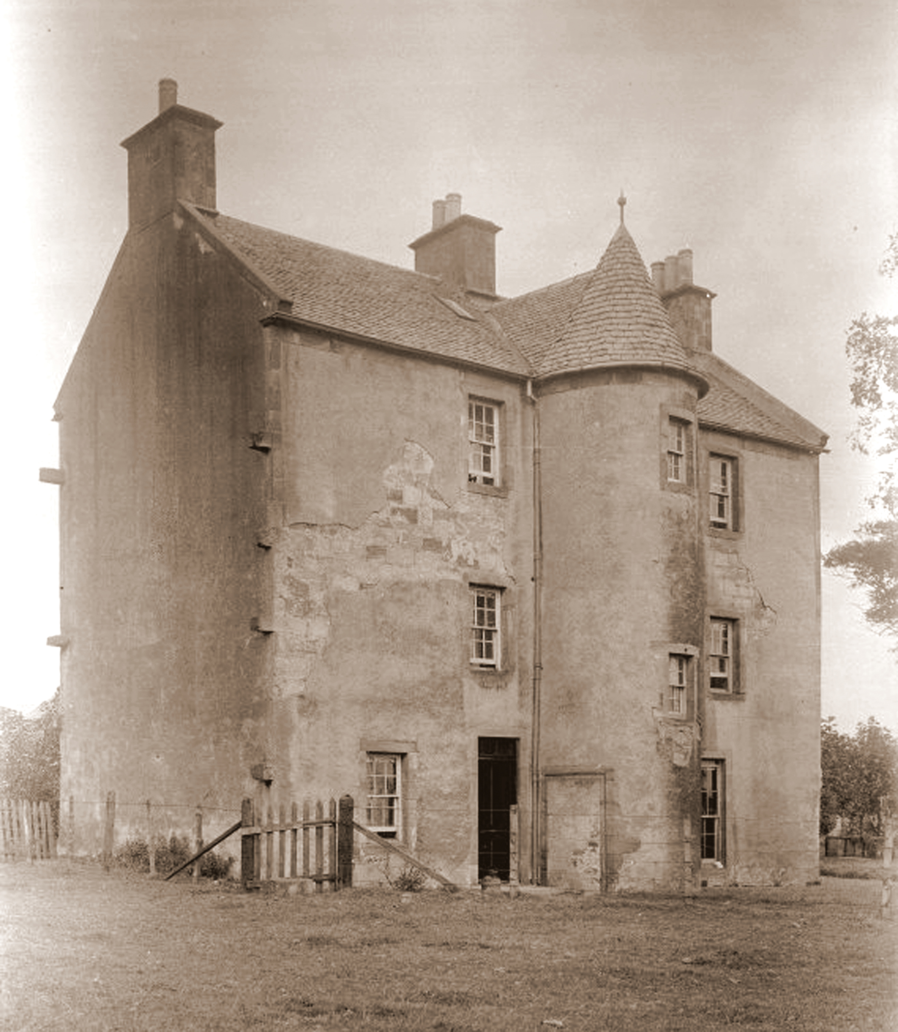 007 Kirkhill House, Broxburn – Hole Ousia