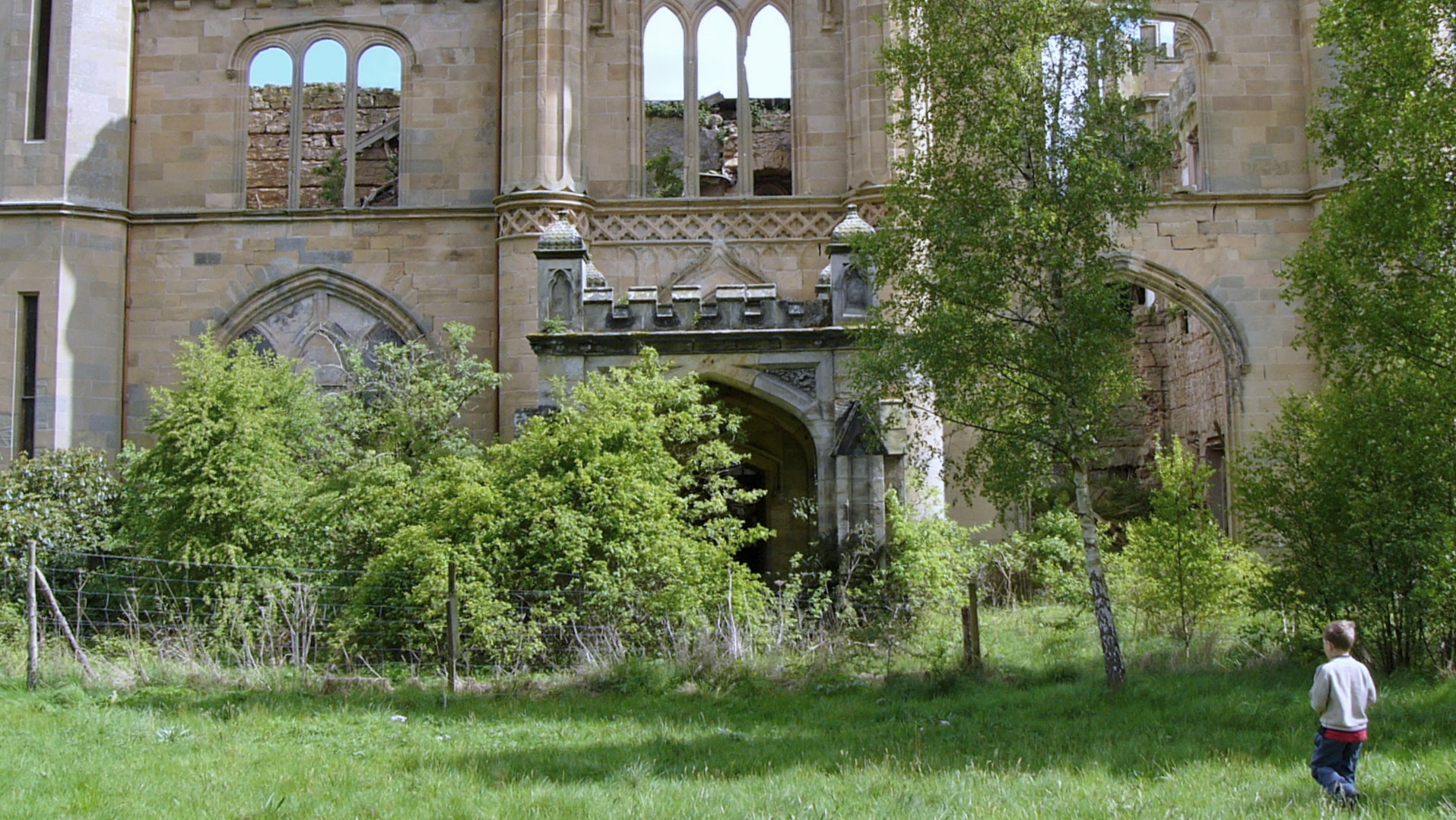 Crawford Priory – Hole Ousia