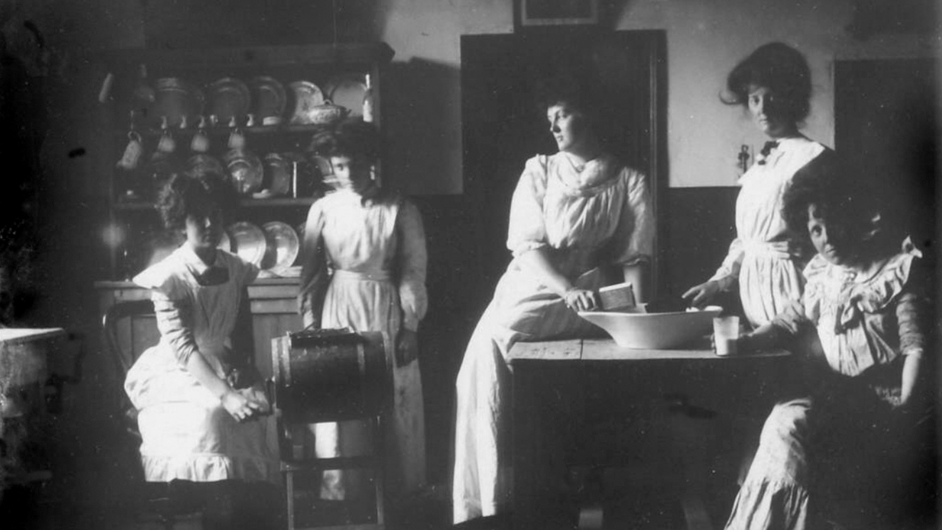 Album photographs showing the Mather family Mather family 16 Leamington ...