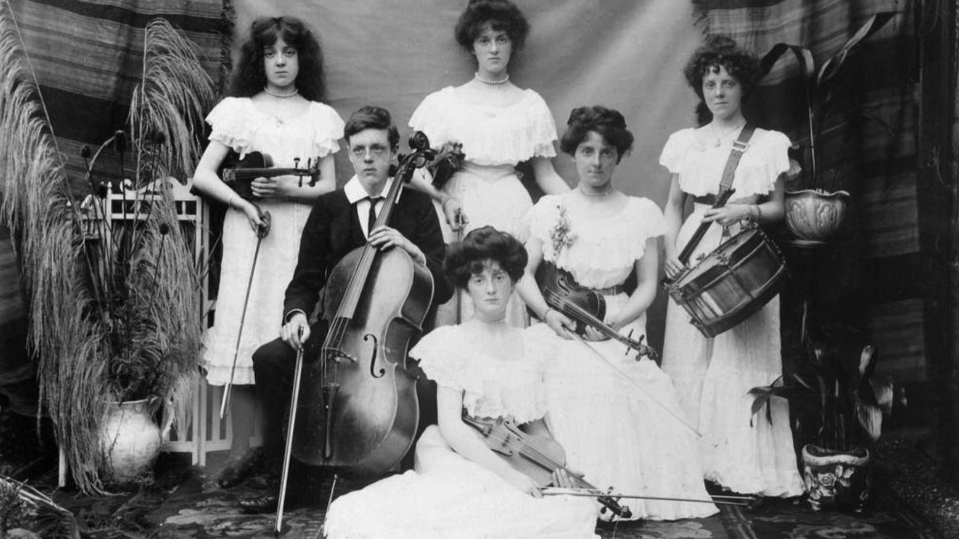 Album photographs showing the Mather family Mather family 16 Leamington ...